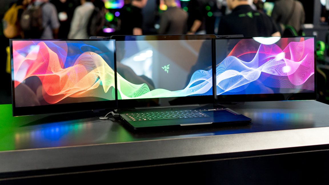 Razer demos a sorta cool, sorta ridiculous triple-monitor laptop ...