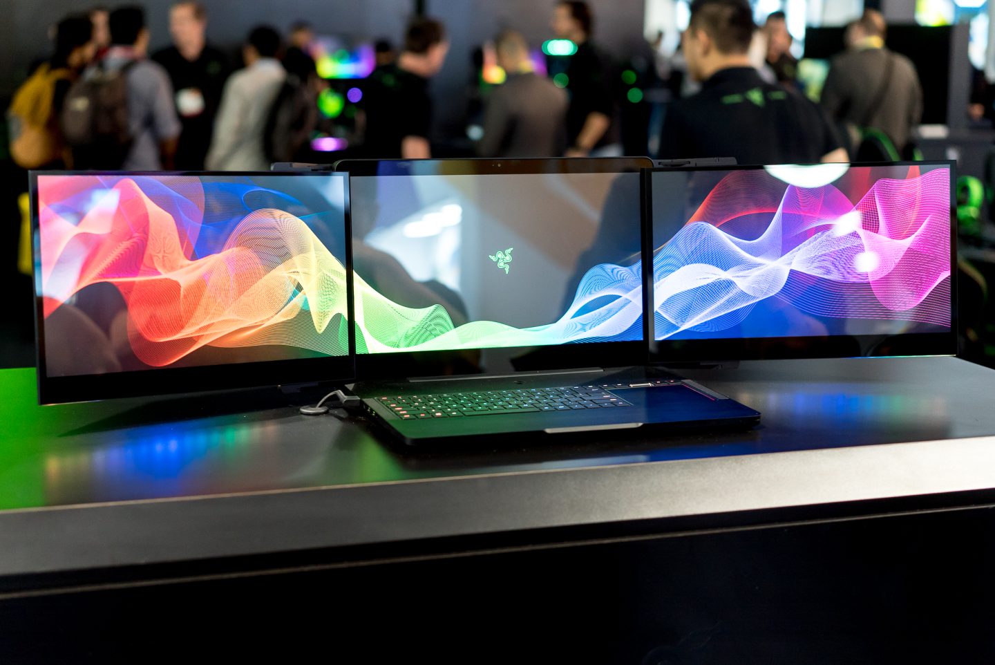 Razer demos a sorta cool, sorta ridiculous triple-monitor laptop ...