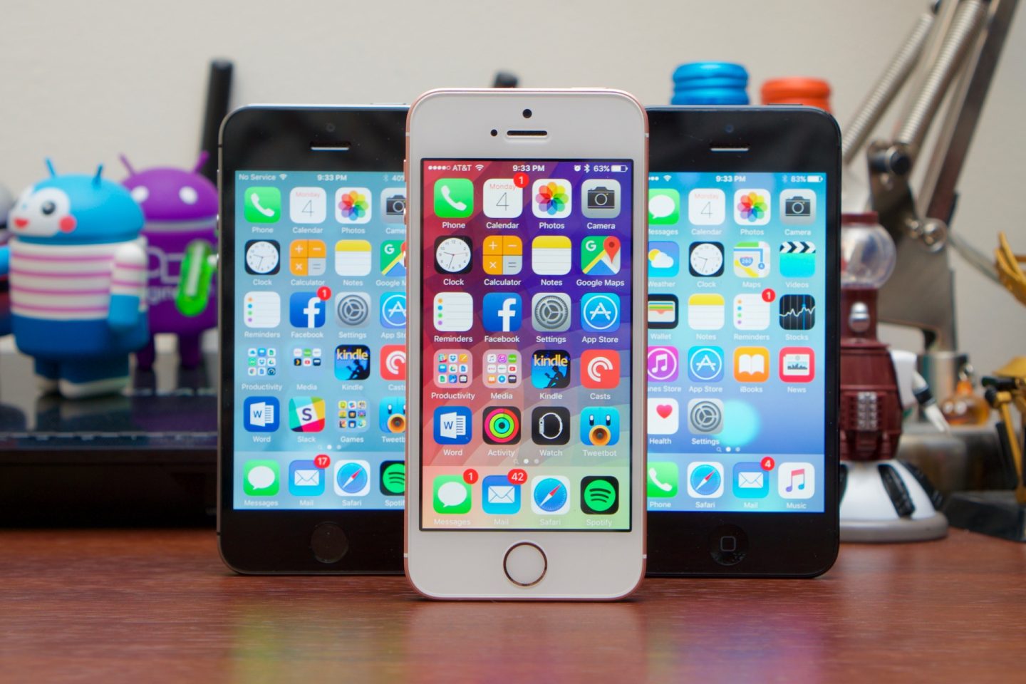 Why Apple has stopped making small phones—and why it should start again ...