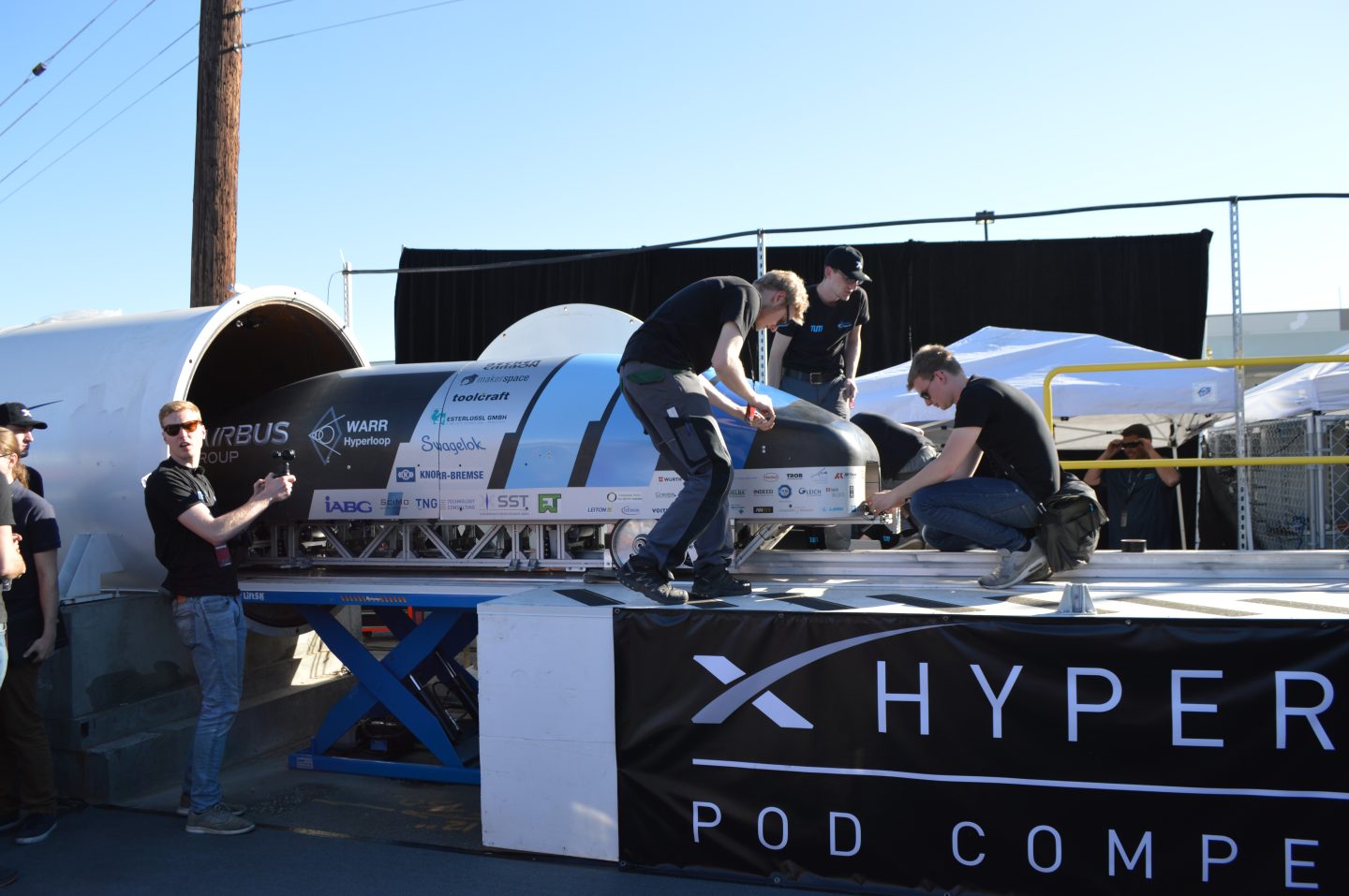 Hyperloop pod competition yields a few outstanding models, tunnel ...