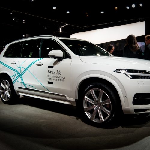 Volvo’s autonomous Drive Me research project gets underway - Ars Technica