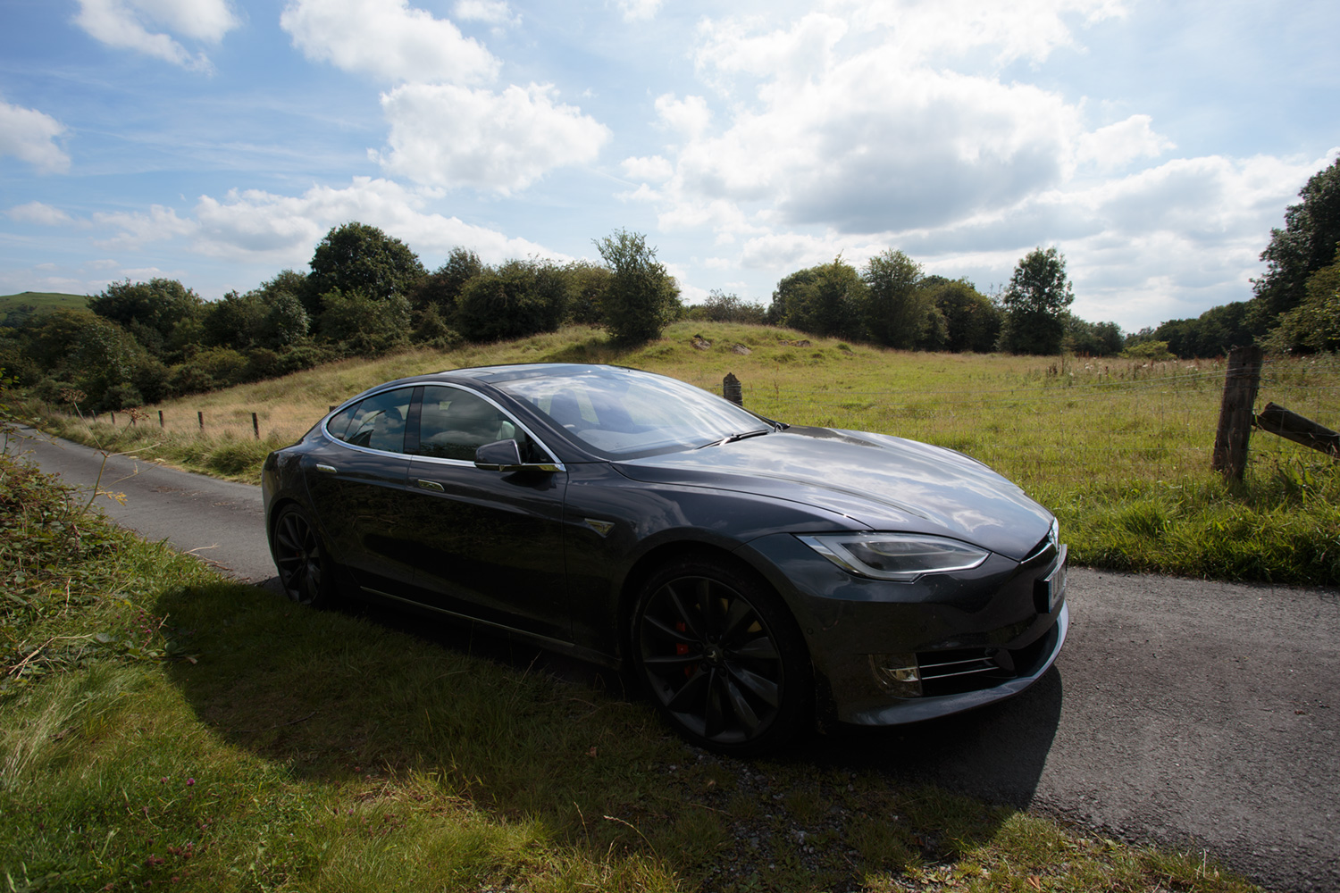 Driving the Tesla Model S through the countryside—watch out for ...