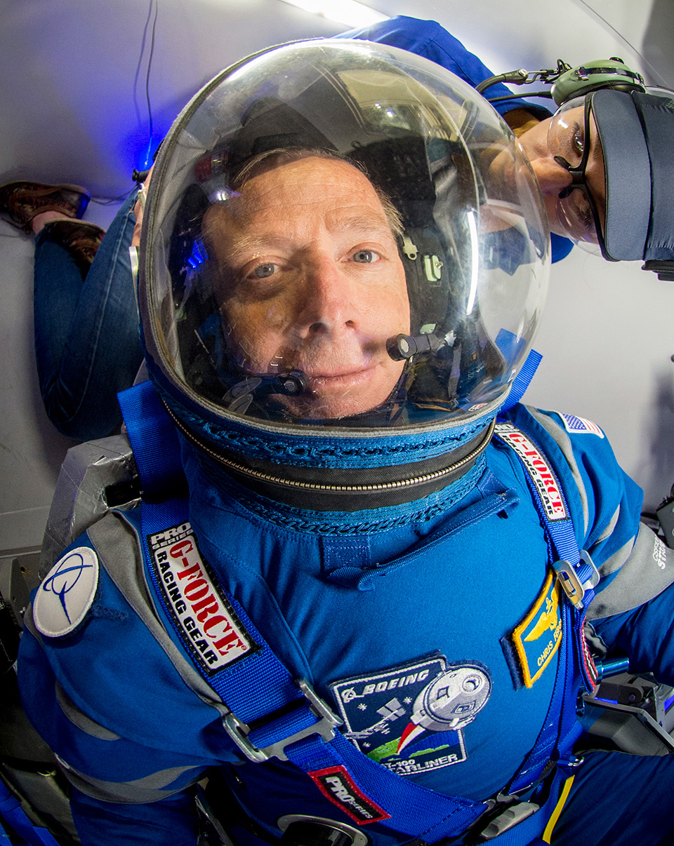 Boeing releases snazzy new blue spacesuits for Starliner fliers - Ars ...