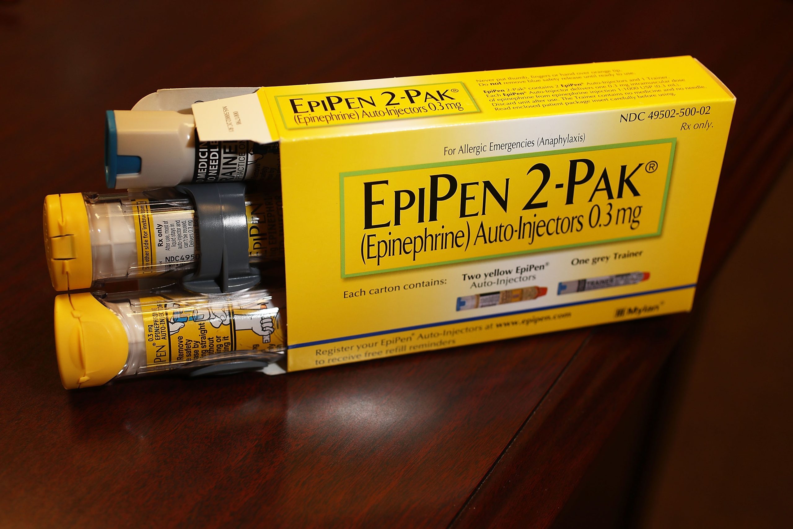 FDA slams EpiPen maker for doing nothing while hundreds failed, people ...