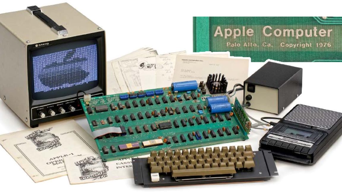 One of eight remaining functional Apple I computers goes up for auction ...