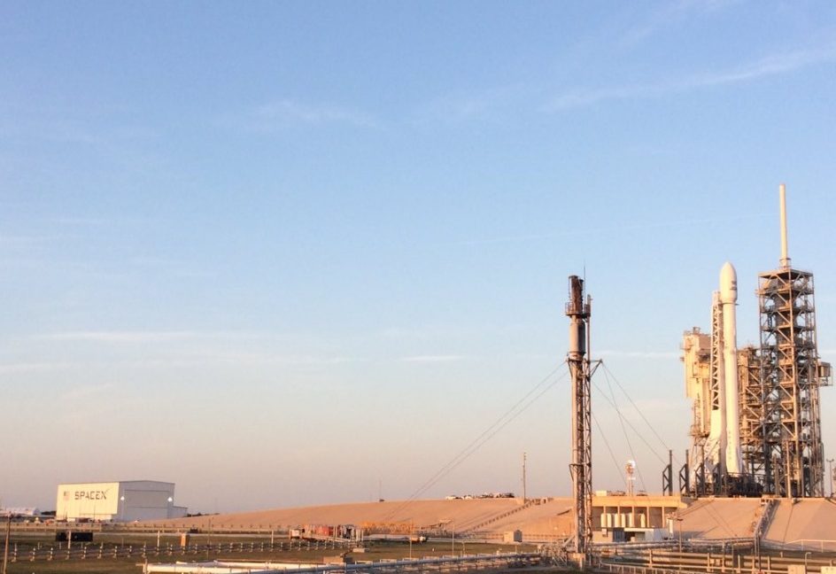 SpaceX launches, lands its “flight proven” rocket [Updated] - Ars Technica