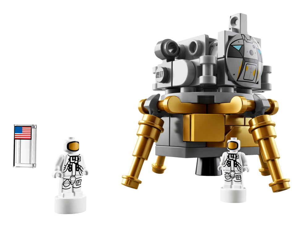 The LEGO has landed: New set allows you to build the Moon rocket - Ars ...