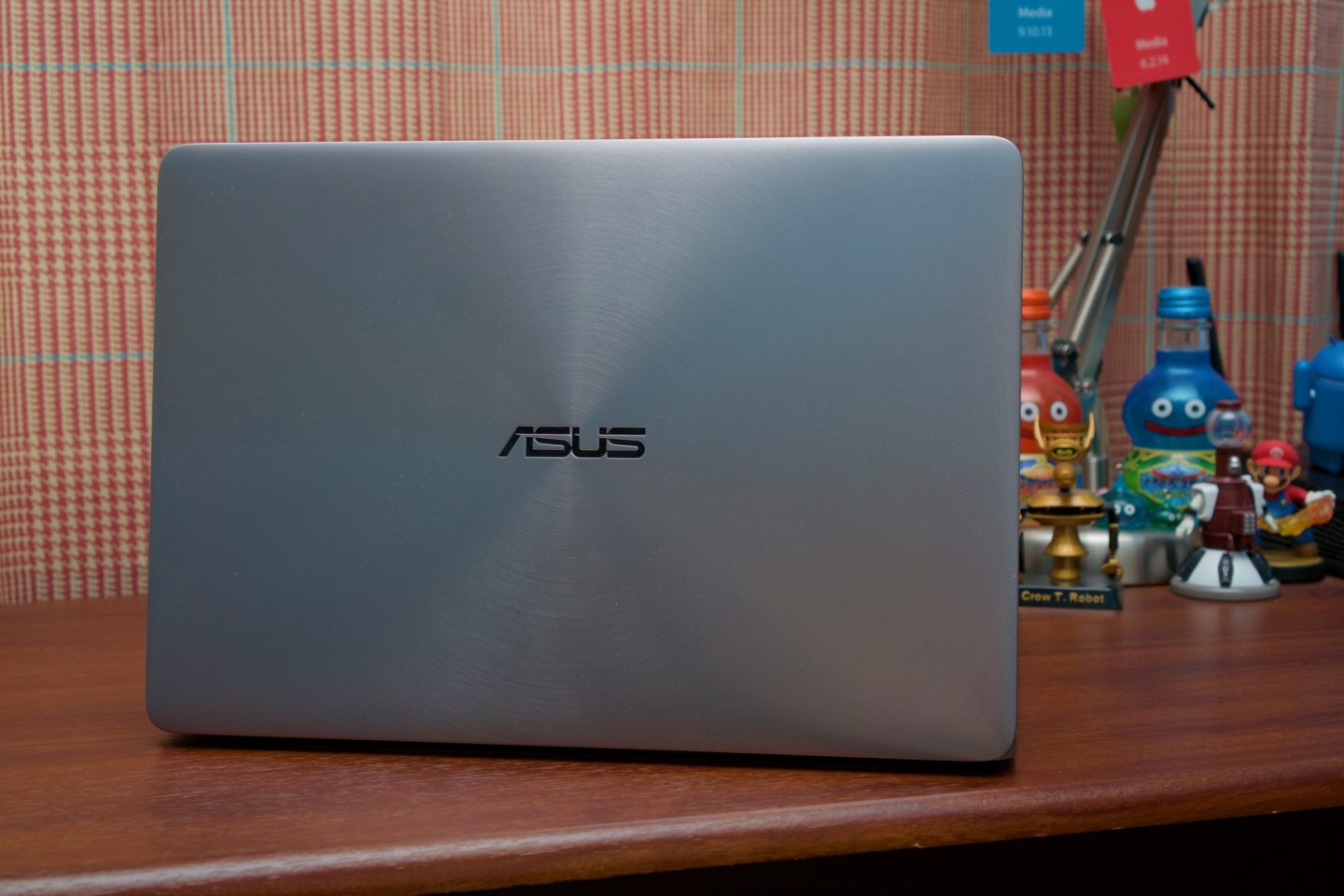 Mini-review: Asus cranks out another excellent $700 Ultrabook - Ars ...