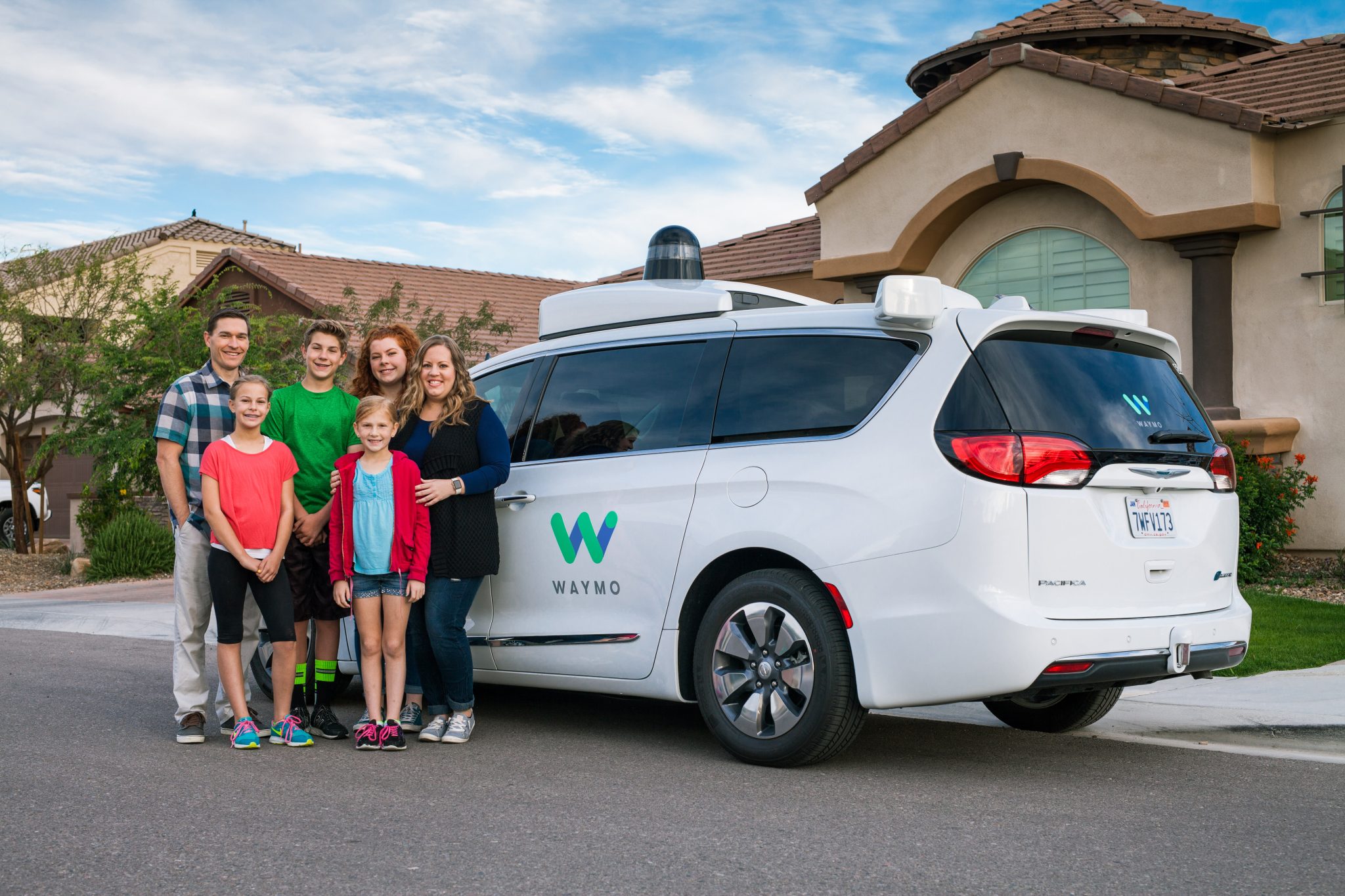 Waymo trials free self-driving taxi service in Phoenix - Ars Technica