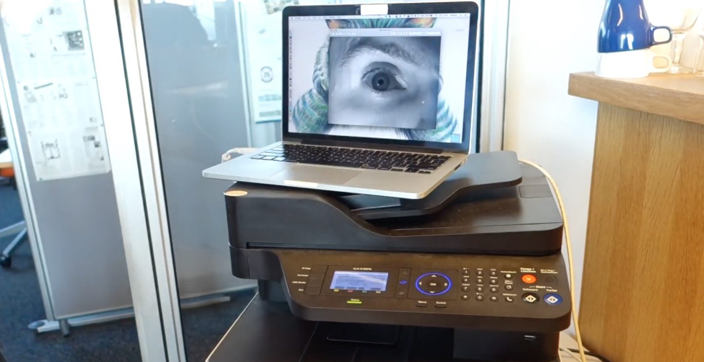 Breaking the iris scanner locking Samsung’s Galaxy S8 is laughably easy ...