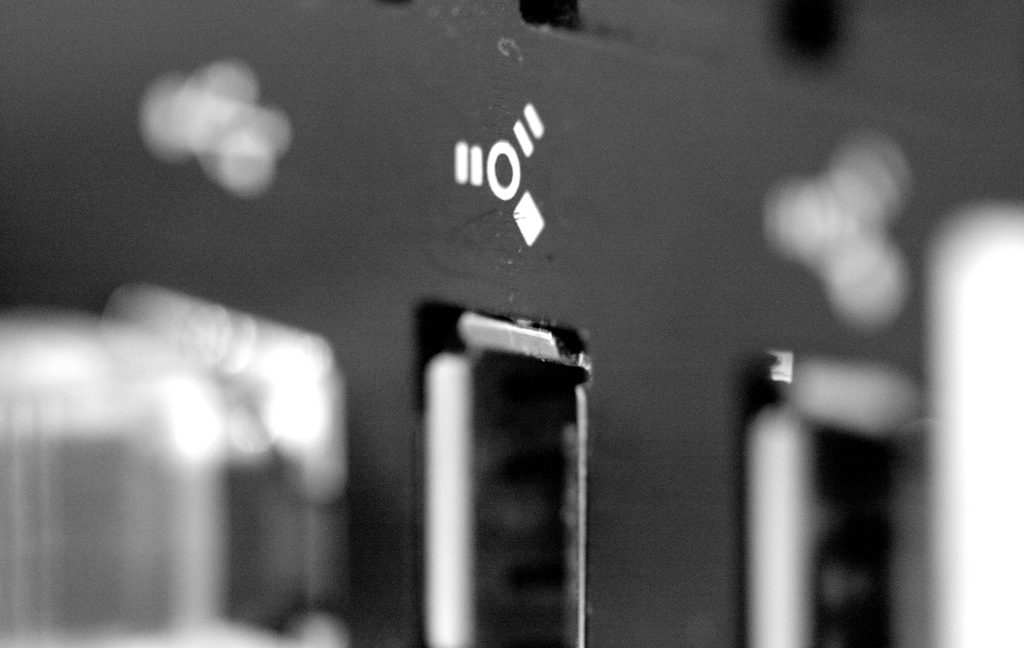 The tragedy of FireWire: Collaborative tech torpedoed by corporations ...