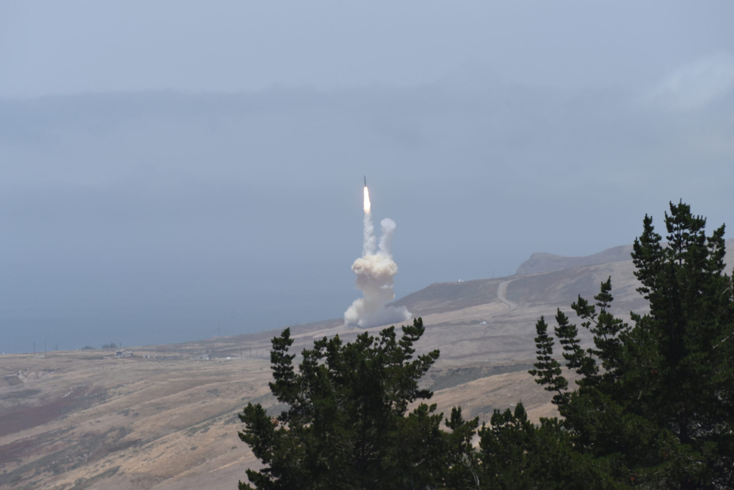 Video: DOD pulls plug on Boeing/Raytheon missile interceptor program ...