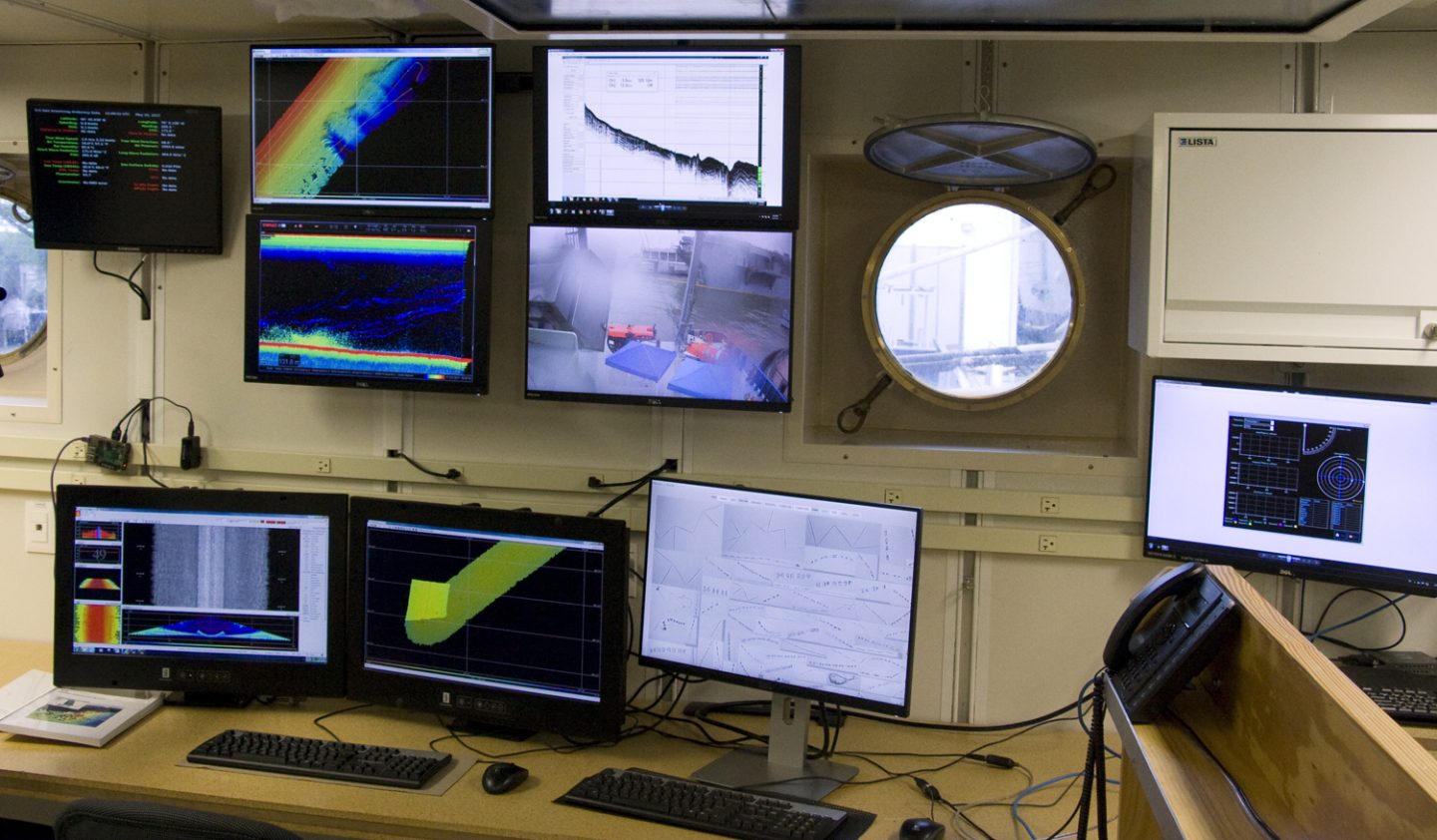 Stepping on Neil Armstrong: Ars visits the Navy’s newest research ...