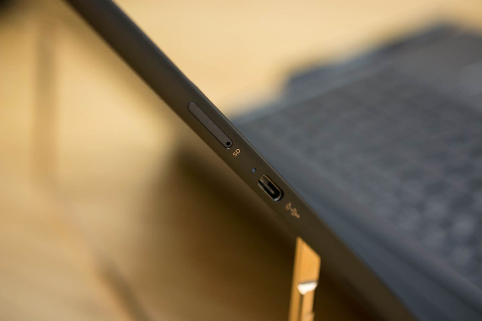 Review: HP’s new Spectre x2 is a crazy value compared to the Surface ...