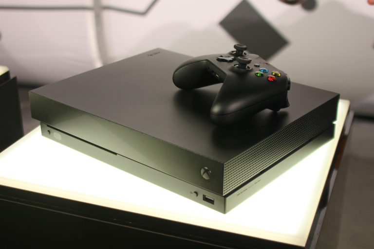 Gallery: Our first up-close look at one Xbox One X… box - Ars Technica