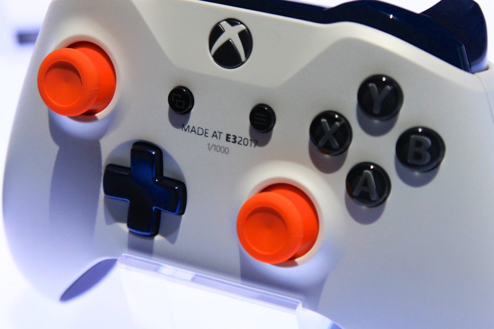 Gallery: Our first up-close look at one Xbox One X... box - Ars Technica