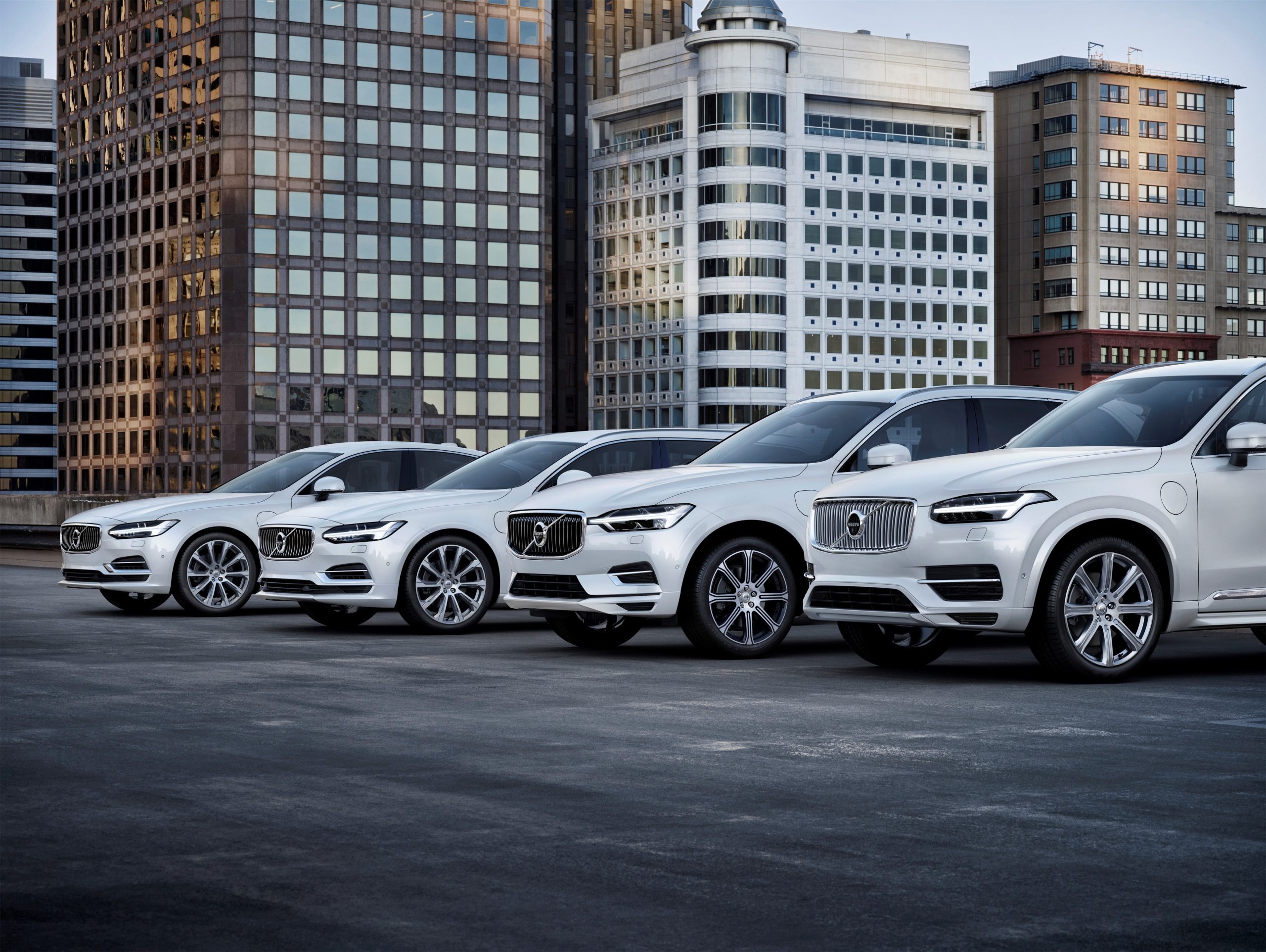 Volvo says from 2019 all new models it introduces will be electric or ...