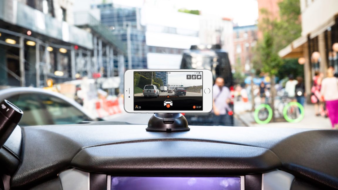 Can cellphones handle vehicle-to-vehicle comms better than radio ...