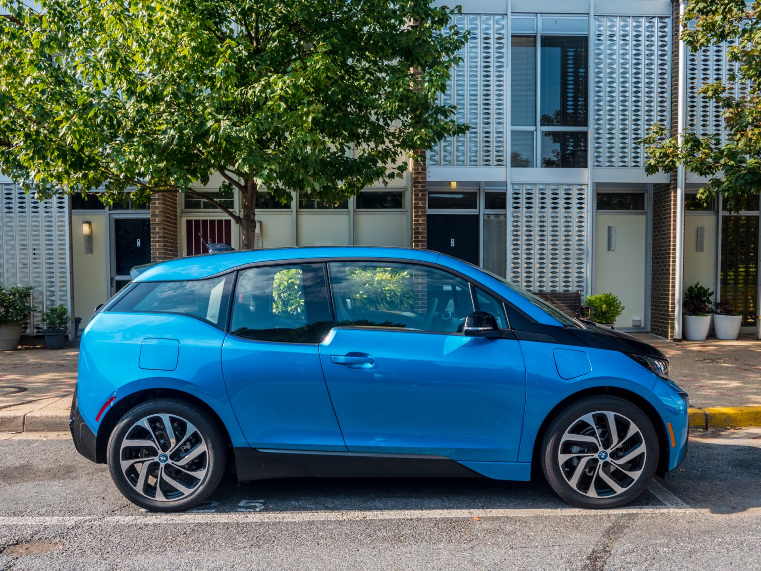 BMW abandons the i3, the car that could have birthed a bright electric ...
