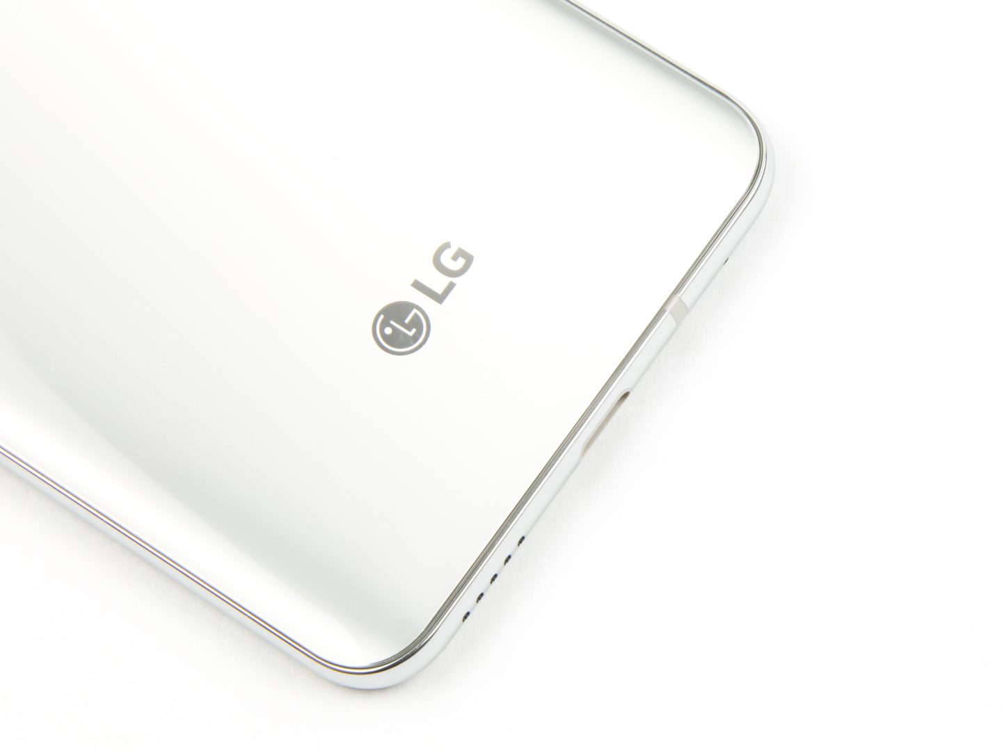 LG V30 review: Good hardware design marred by bad camera, software ...