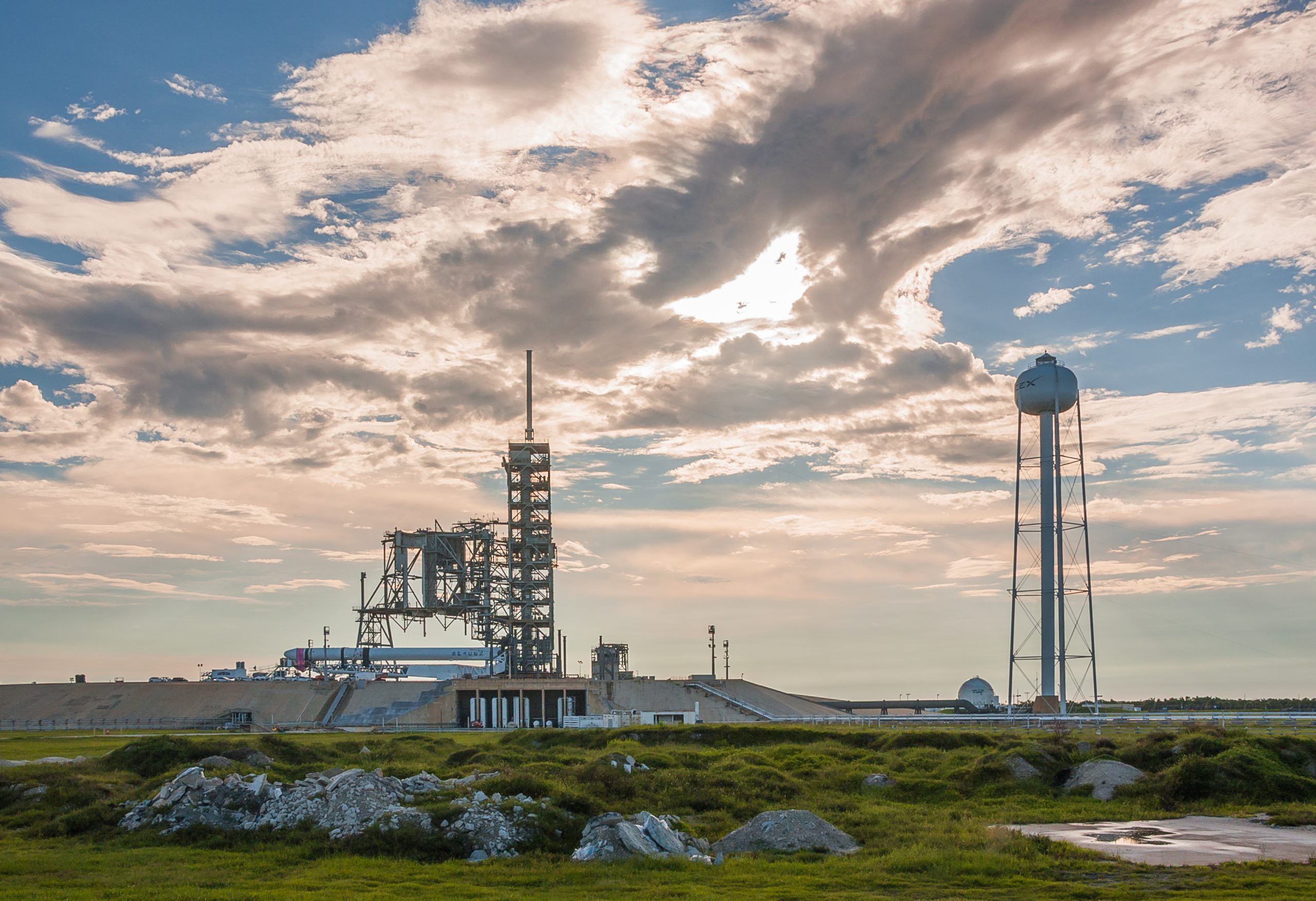After a month off, SpaceX makes a triumphant return to flight [Updated ...