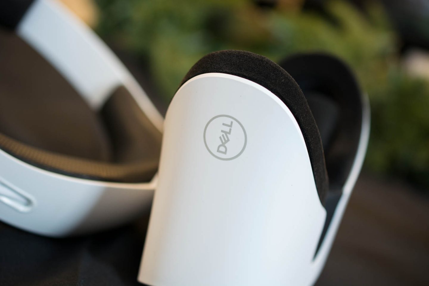 Now Dell has a mixed reality headset, and the XPS 13 has 8th-gen Intel ...