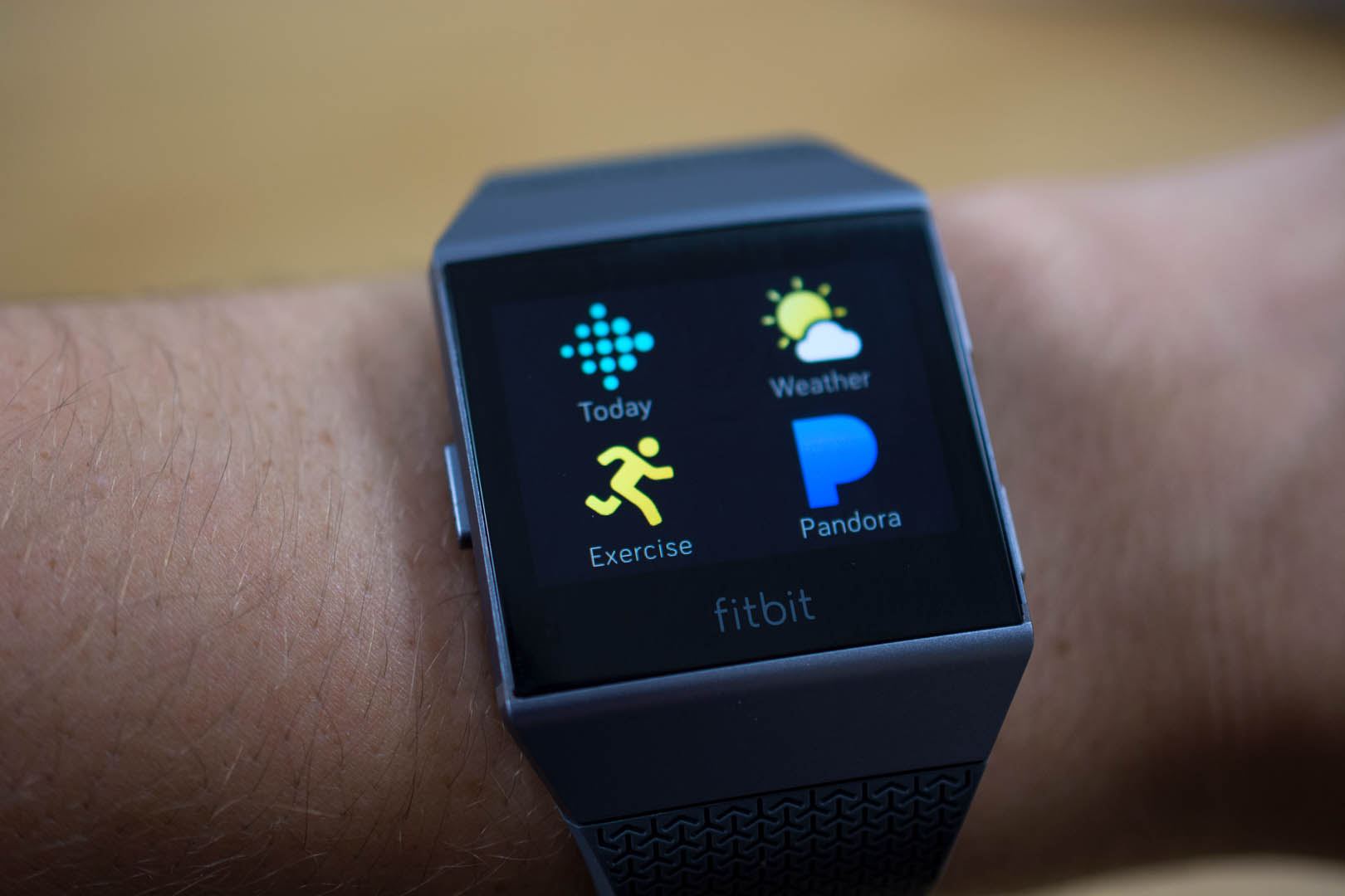 Fitbit Ionic review: Meet the $300 fitness-focused smartwatch - Ars ...