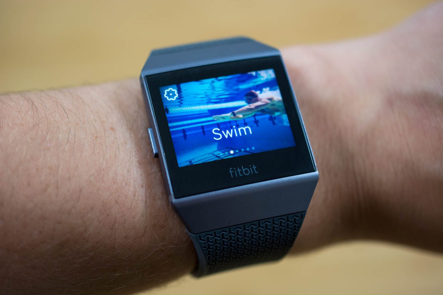 Meet Fitbit’s newest device, the Fitbit Ionic smartwatch - Ars Technica