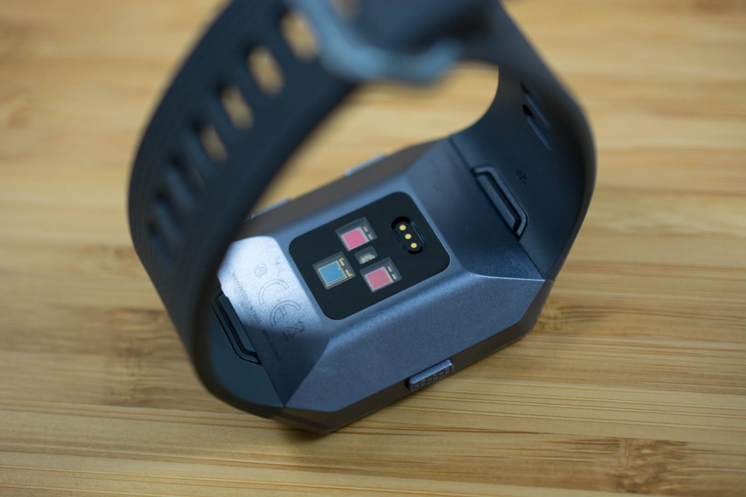 Fitbit Ionic review: Meet the $300 fitness-focused smartwatch - Ars ...