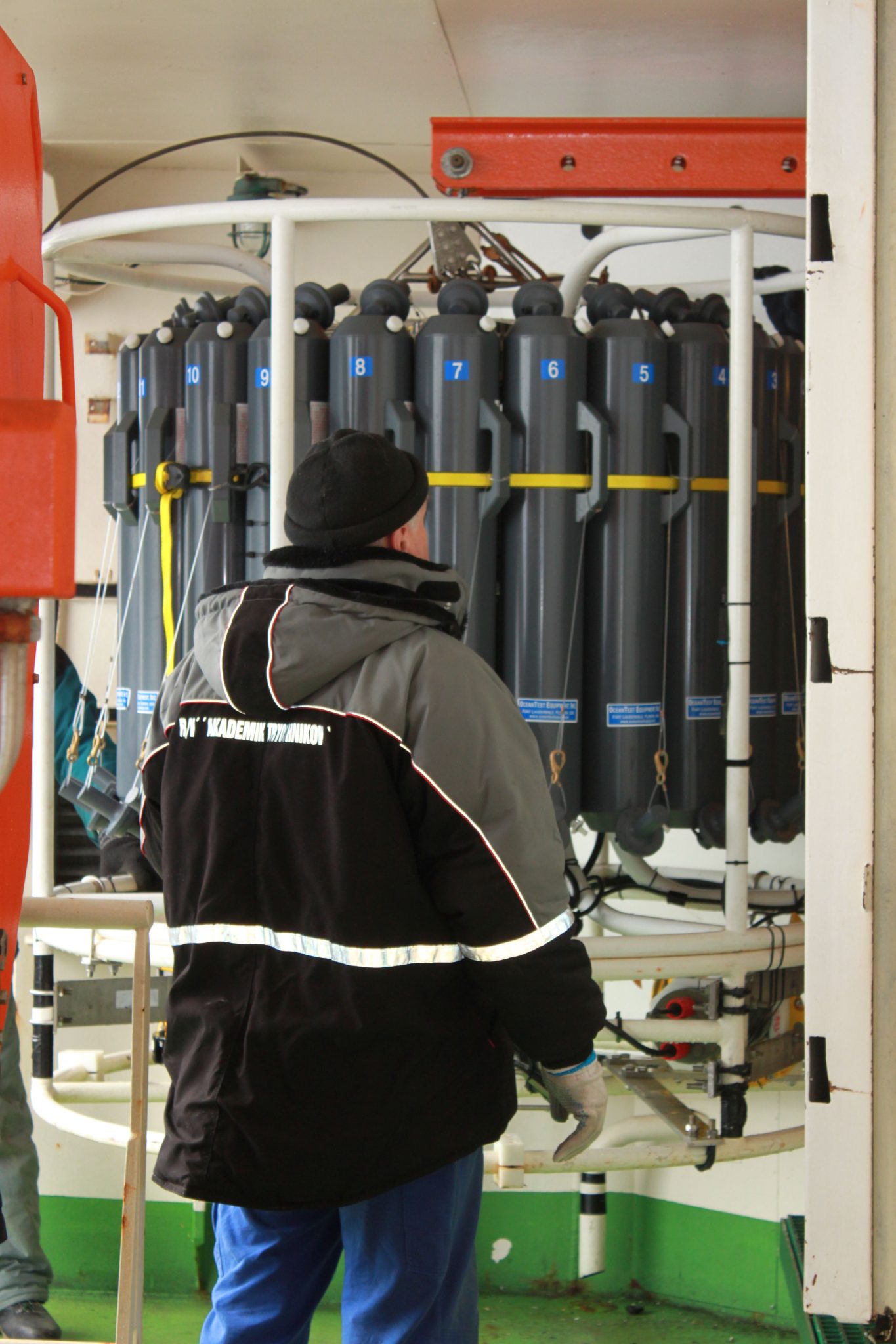 Tales of an IT professional sailing around the Antarctic loop - Ars ...