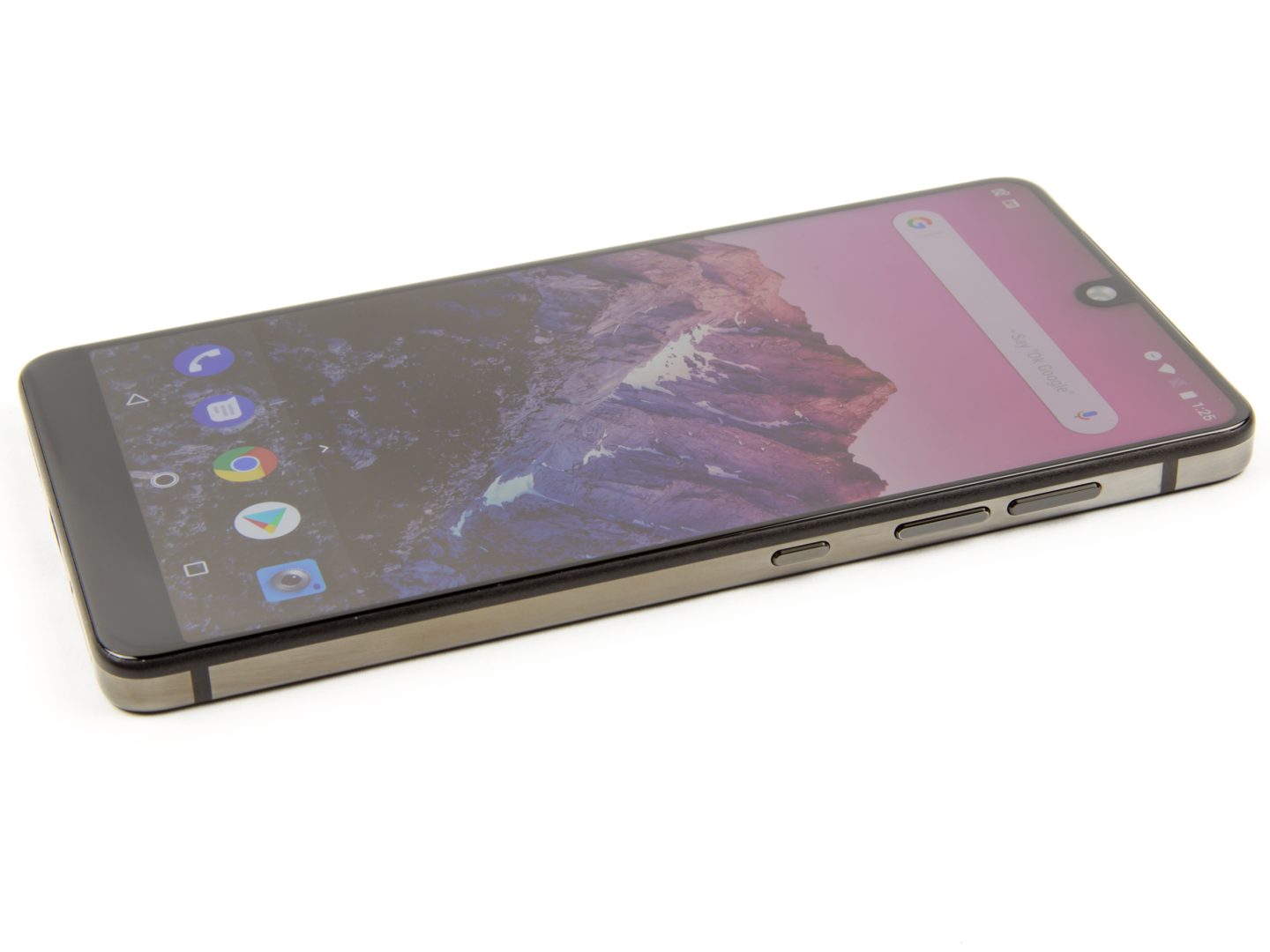 Essential Phone review: Impressive for a new company but not ...