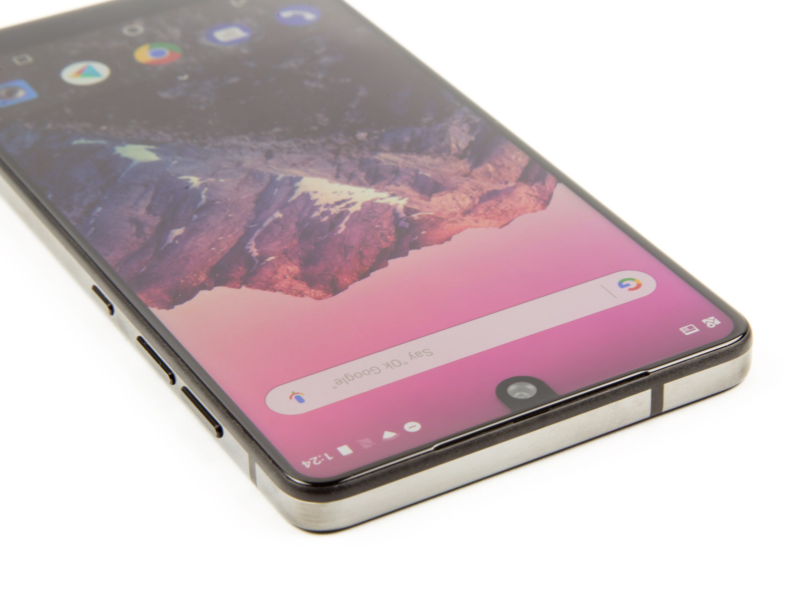 Essential Phone review: Impressive for a new company but not ...