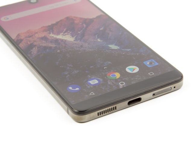 Essential Phone review: Impressive for a new company but not ...