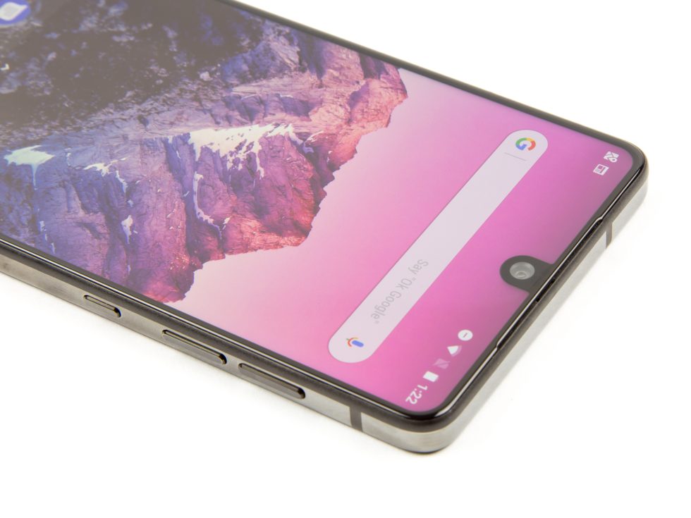 Essential Phone review: Impressive for a new company but not ...
