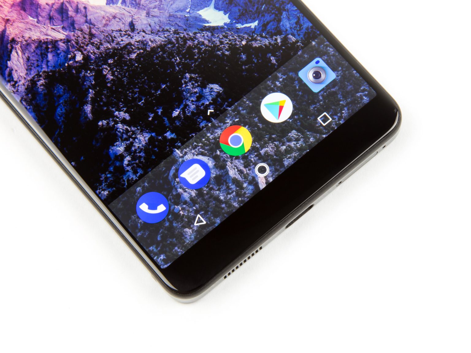 Essential Phone review: Impressive for a new company but not ...