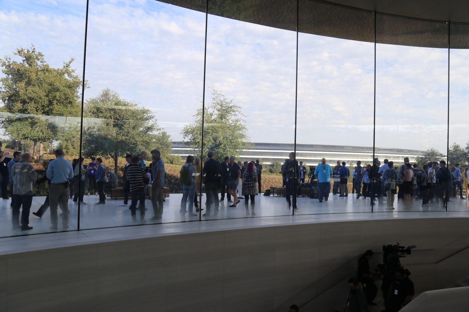 A look inside the new Steve Jobs Theater at Apple’s spaceship campus ...
