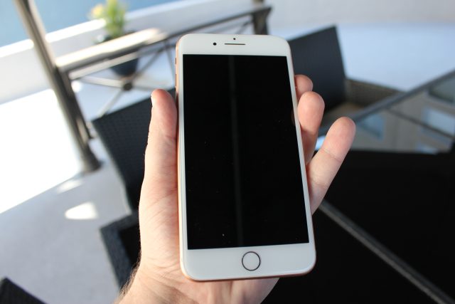 iPhone 8 and 8 Plus review: The curious case of the time-traveling ...