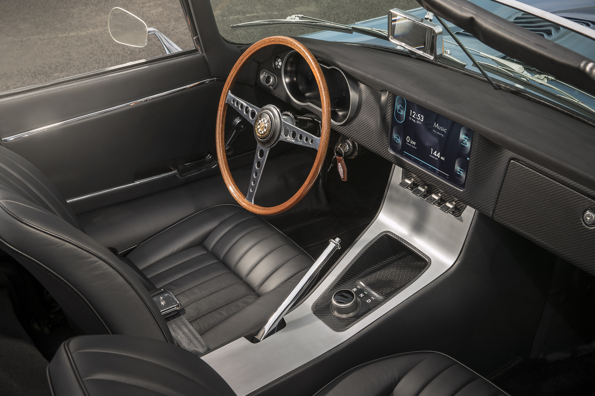 Jaguar e type zero store