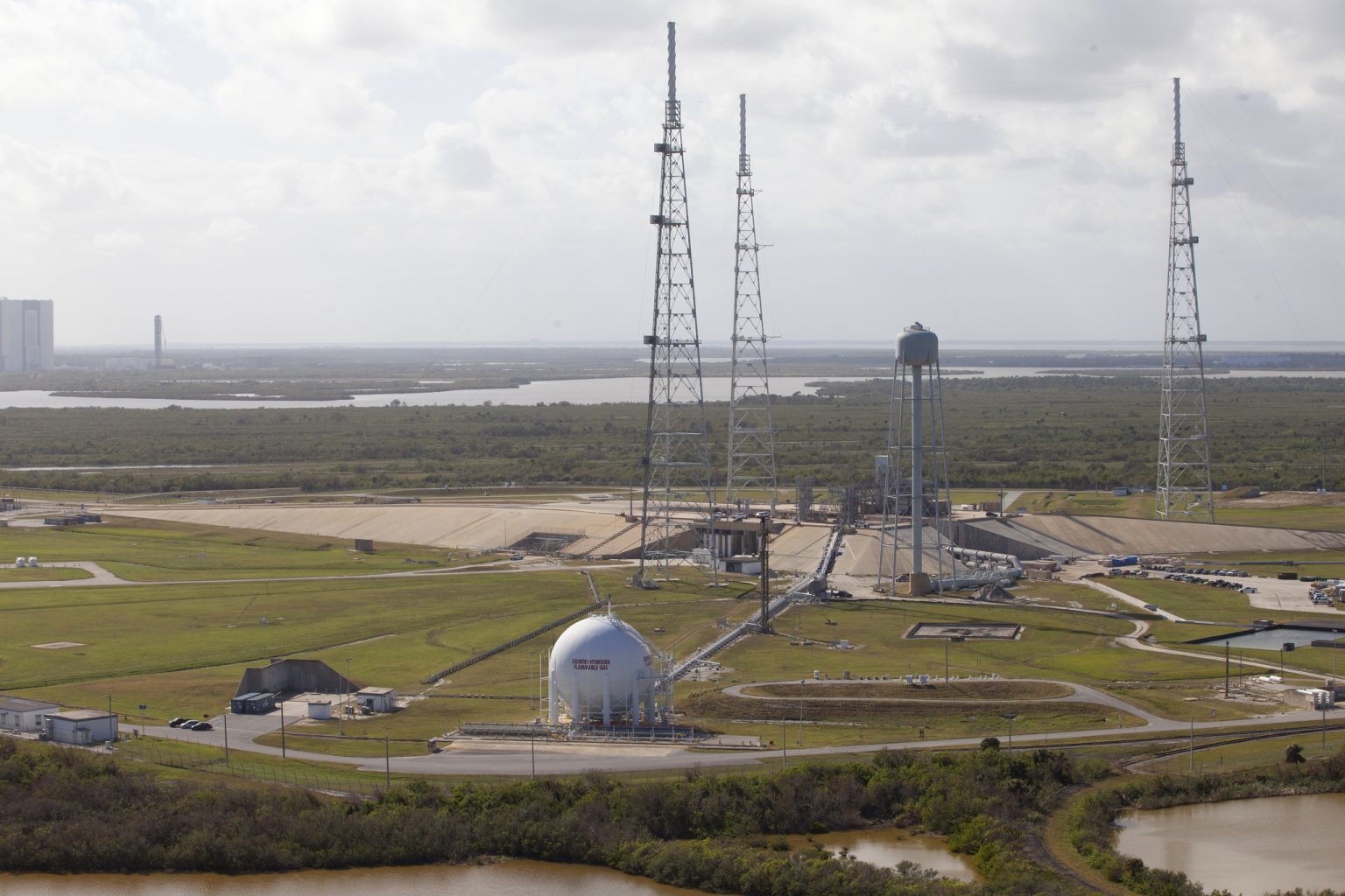 NASA spends $1 billion for a launch tower that leans, may only be used ...
