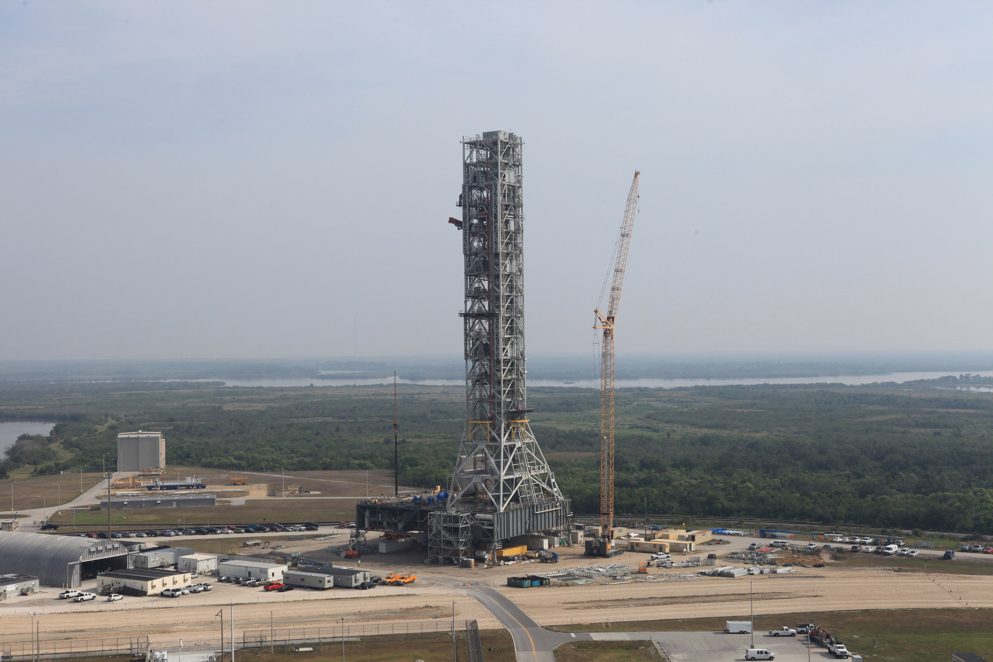 NASA spends $1 billion for a launch tower that leans, may only be used ...