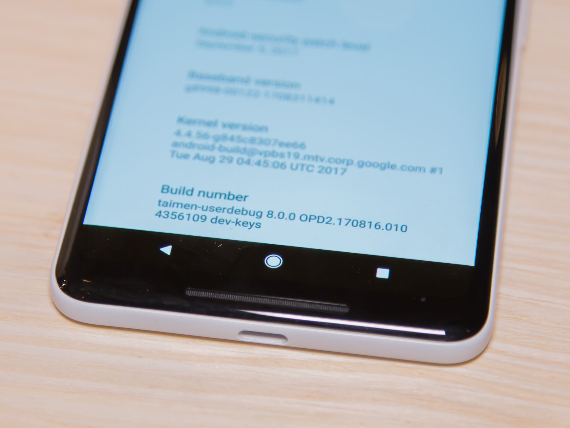 Hands-on with the Pixel 2 and 2 XL: One’s nice, one’s not - Ars Technica