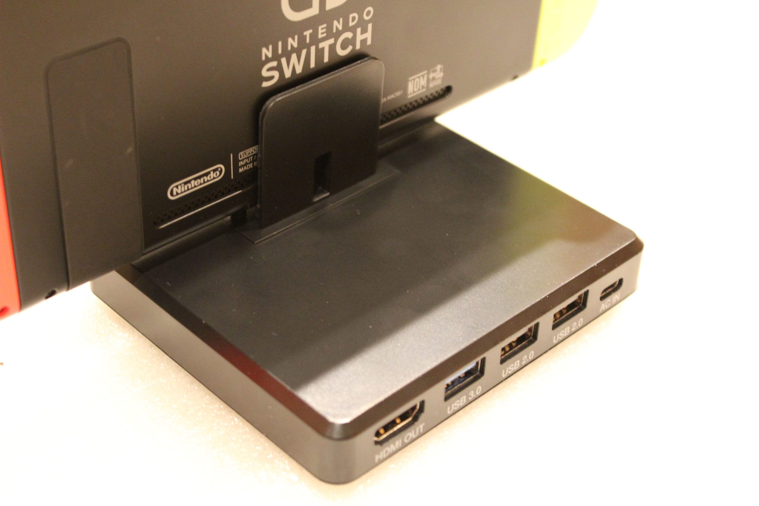 Nintendo Switch’s first portable dock offers freedom, but with new ...