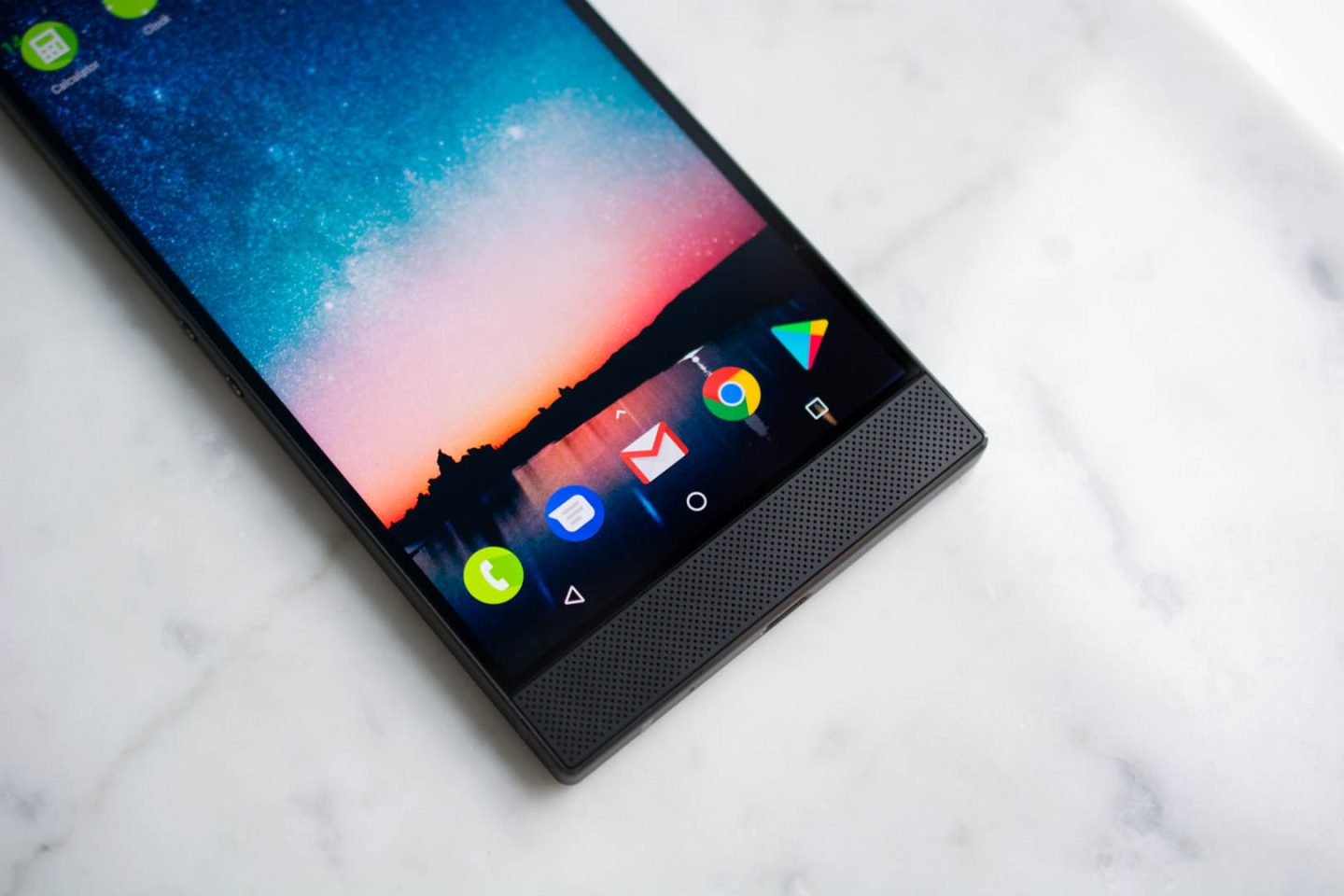 Razer made a smartphone, and it’s an all-black version of the Nextbit ...