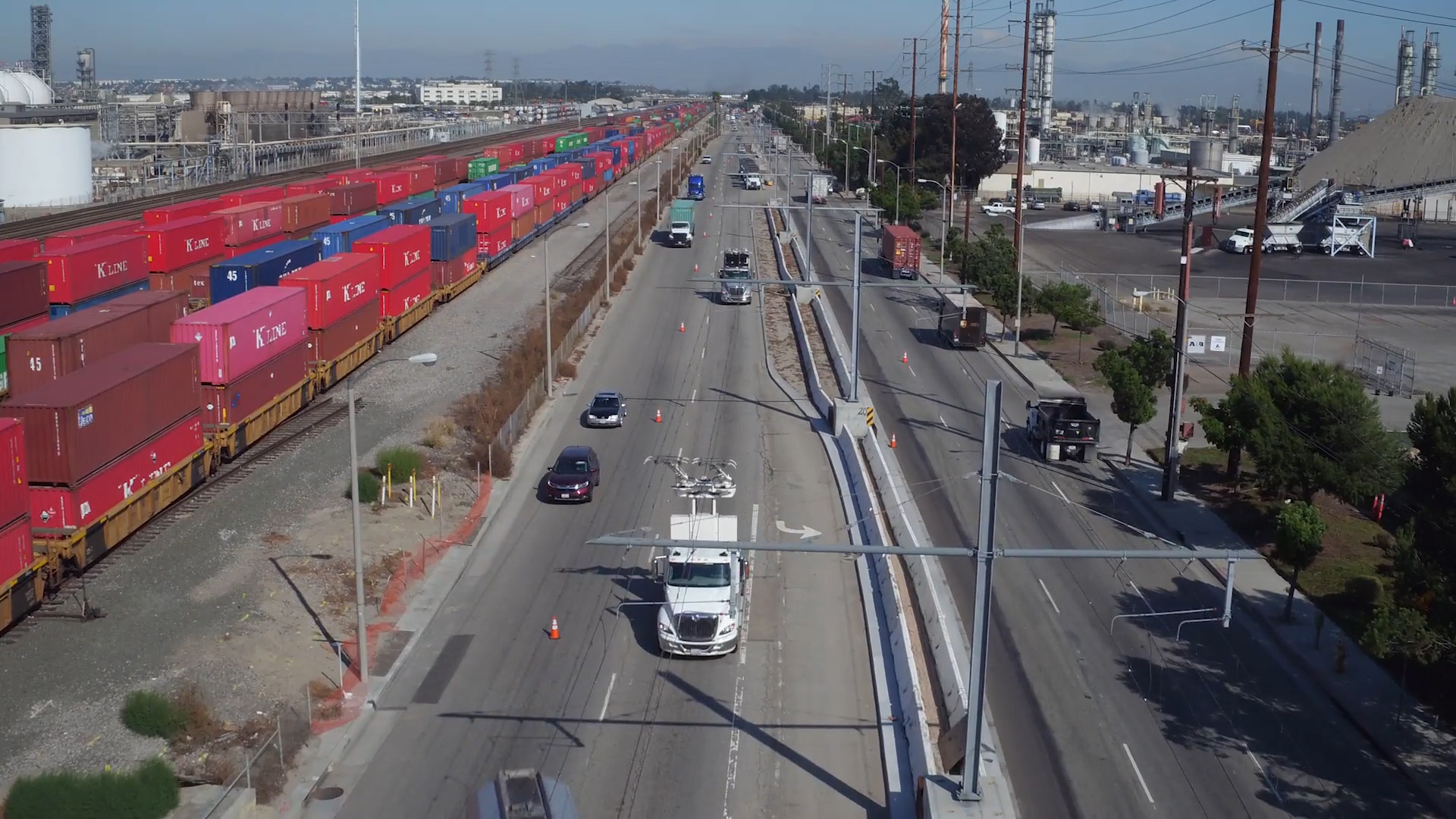 One way to curb freight emissions: Put trucks on an electric catenary ...