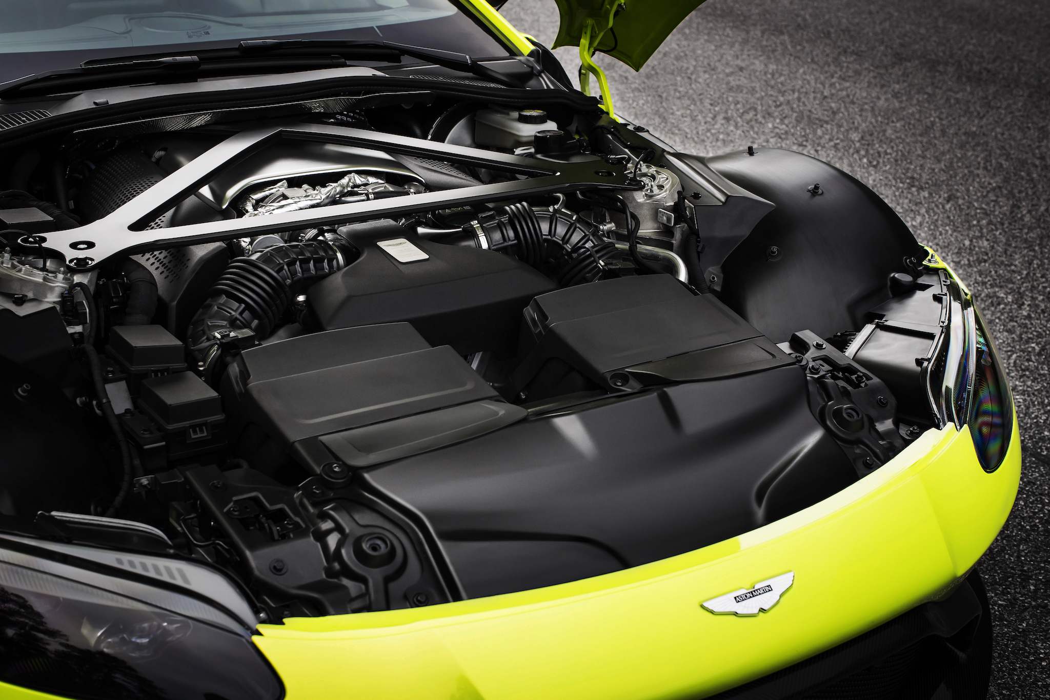 Aston Martin reveals its all-new Vantage, a 503hp V8 sports car - Ars ...
