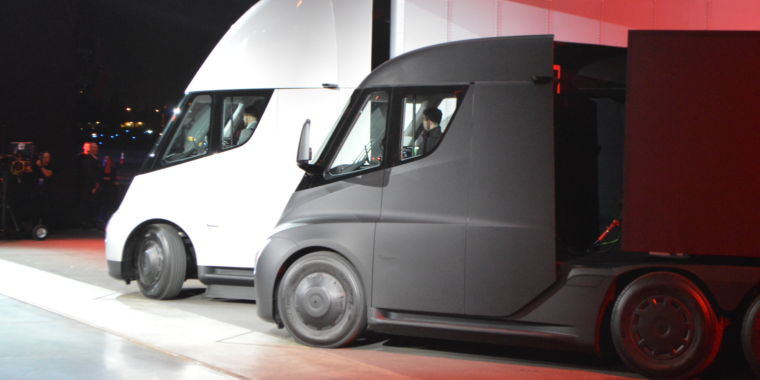 A first look at Tesla’s promised electric semi | Ars Technica
