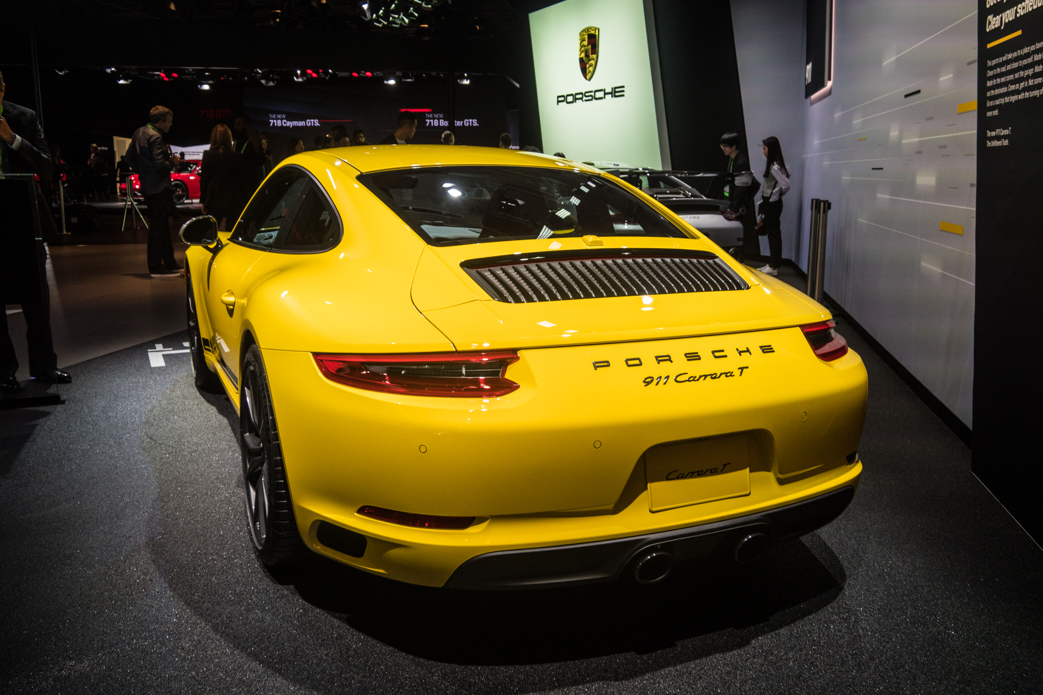 Lightweight and made for fun—Porsche brings out the 911T for us purists ...