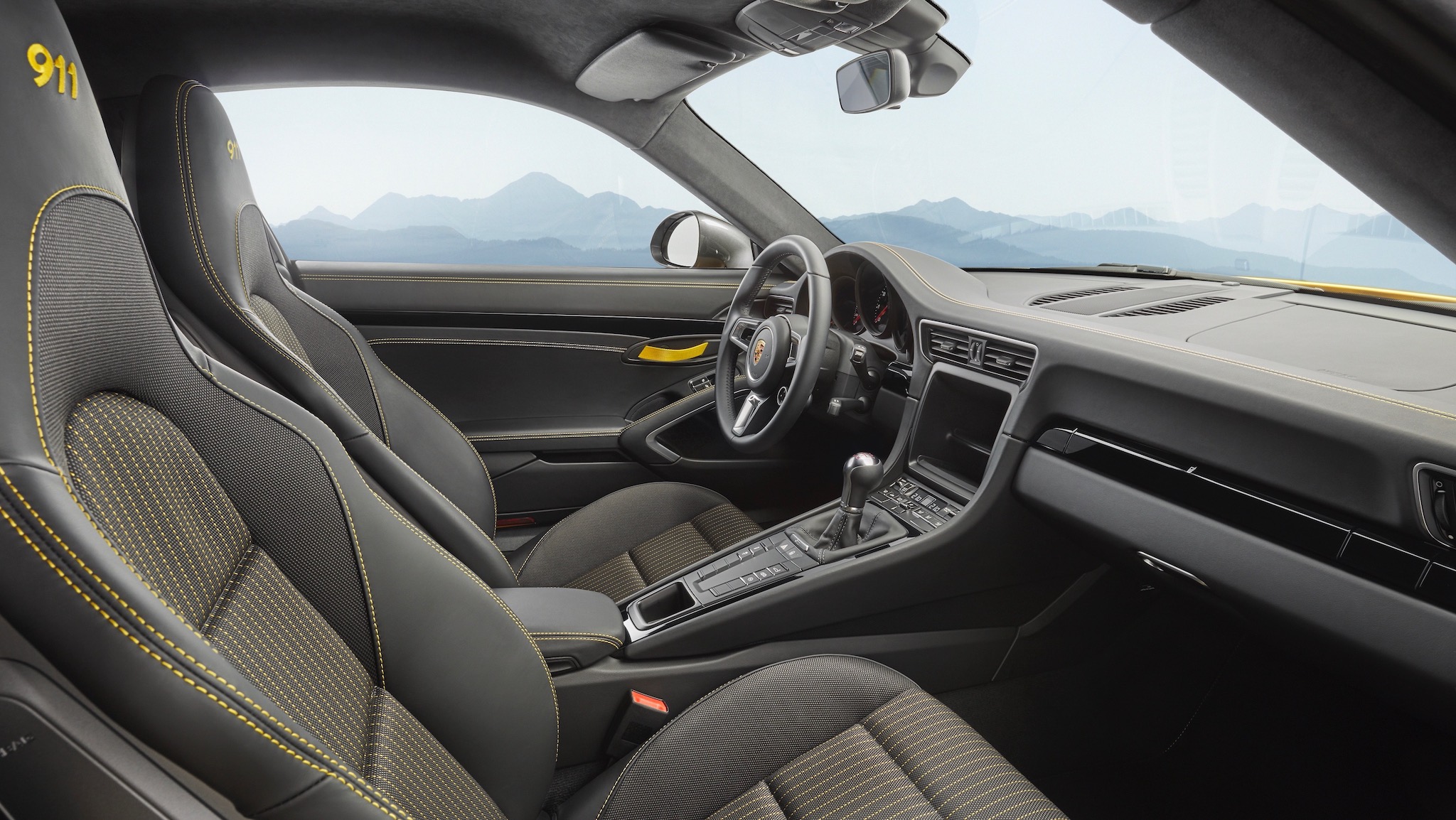 Lightweight and made for fun—Porsche brings out the 911T for us purists ...