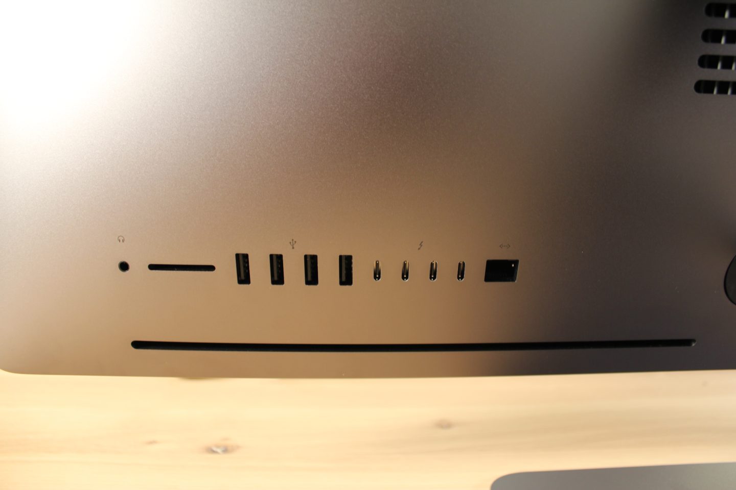 iMac Pro teardown reveals what you can upgrade and what you can’t - Ars ...