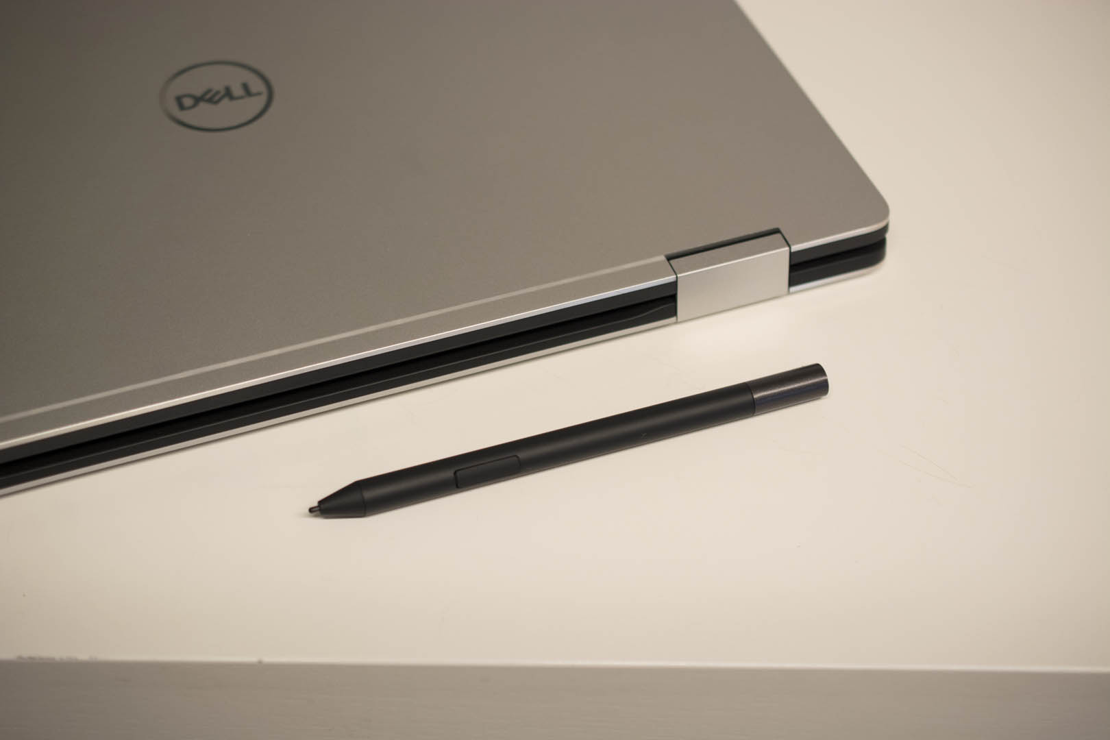 Dell’s XPS 15 gets the 2-in-1 treatment, plus Radeon RX Vega graphics ...